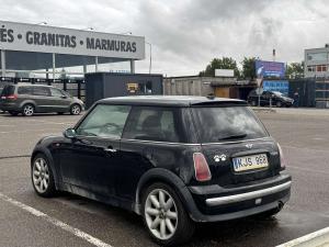 Black MINI Cooper 2004 in Klaipeda, with an engine capacity of 1.60 L and mileage of 316 thousand km for 799 €, photo 7 on AUTOMOTO.COM.LV
