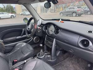 Black MINI Cooper 2004 in Klaipeda, with an engine capacity of 1.60 L and mileage of 316 thousand km for 799 €, photo 11 on AUTOMOTO.COM.LV