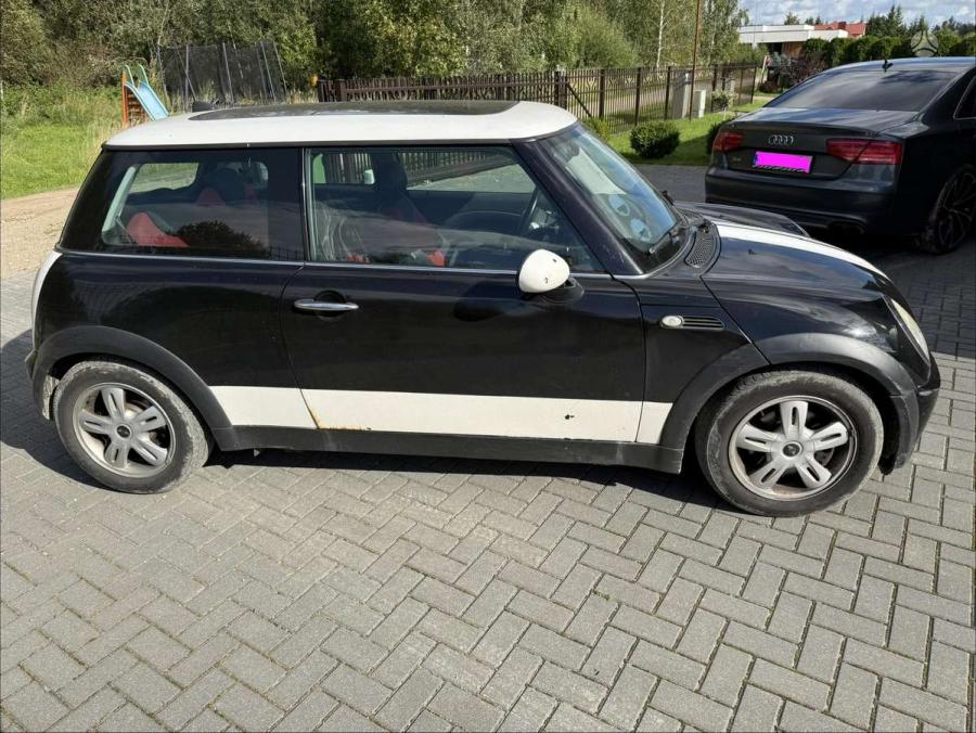 Melns MINI Cooper 2004 Viļņa, ar dzinēja tilpumu 1.60 L un nobraukumu 217 tūkst. km par 750 €, foto 4 vietnē AUTOMOTO.COM.LV
