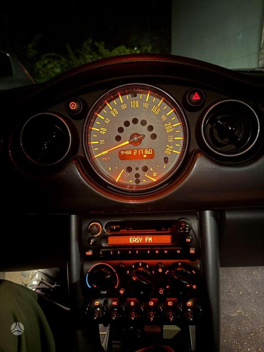 Melns MINI Cooper 2004 Viļņa, ar dzinēja tilpumu 1.60 L un nobraukumu 217 tūkst. km par 750 €, foto 9 vietnē AUTOMOTO.COM.LV