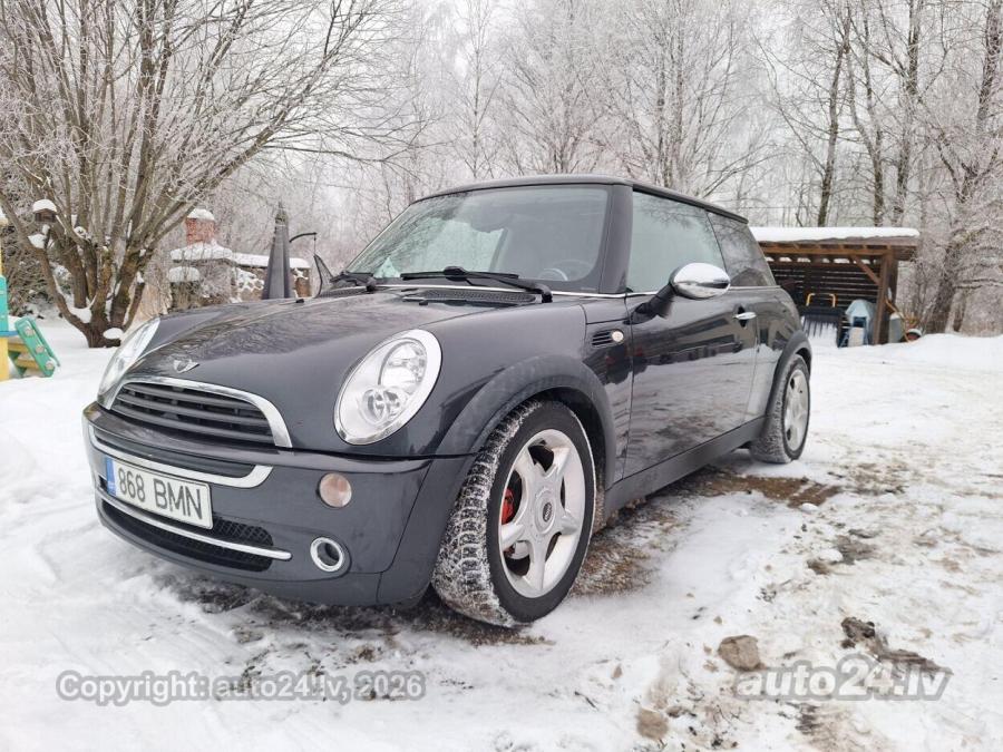 Black MINI Cooper 2005 in Tallinn, with an engine capacity of 1.60 L and mileage of 216 thousand km for 2800 €, photo 1 on AUTOMOTO.COM.LV