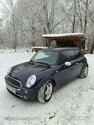 Black MINI Cooper 2005 in Tallinn, with an engine capacity of 1.60 L and mileage of 216 thousand km for 2800 €, photo 2 on AUTOMOTO.COM.LV