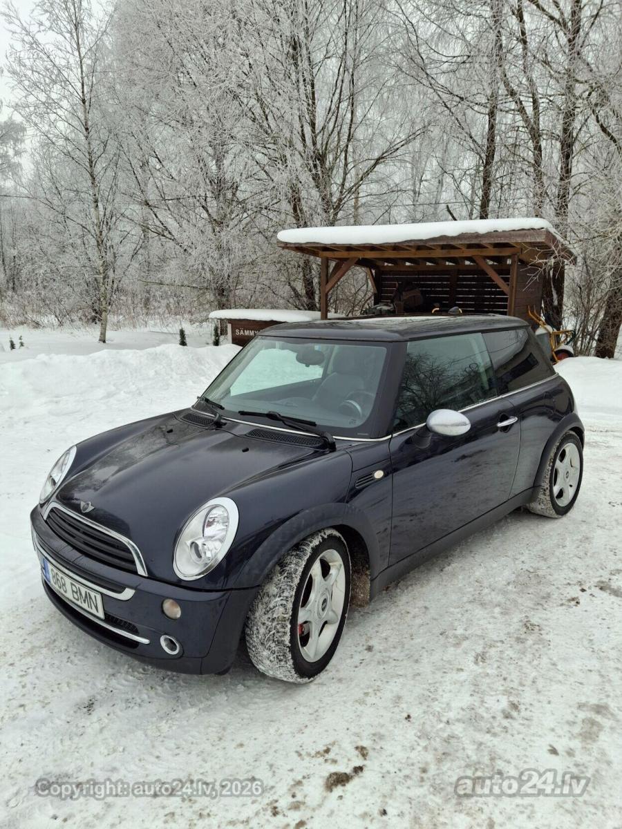 Black MINI Cooper 2005 in Tallinn, with an engine capacity of 1.60 L and mileage of 216 thousand km for 2800 €, photo 2 on AUTOMOTO.COM.LV