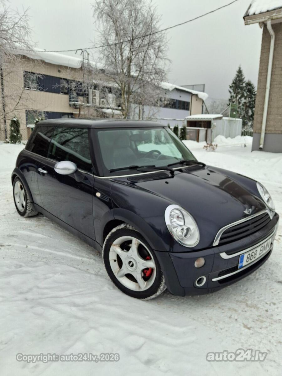 Black MINI Cooper 2005 in Tallinn, with an engine capacity of 1.60 L and mileage of 216 thousand km for 2800 €, photo 3 on AUTOMOTO.COM.LV
