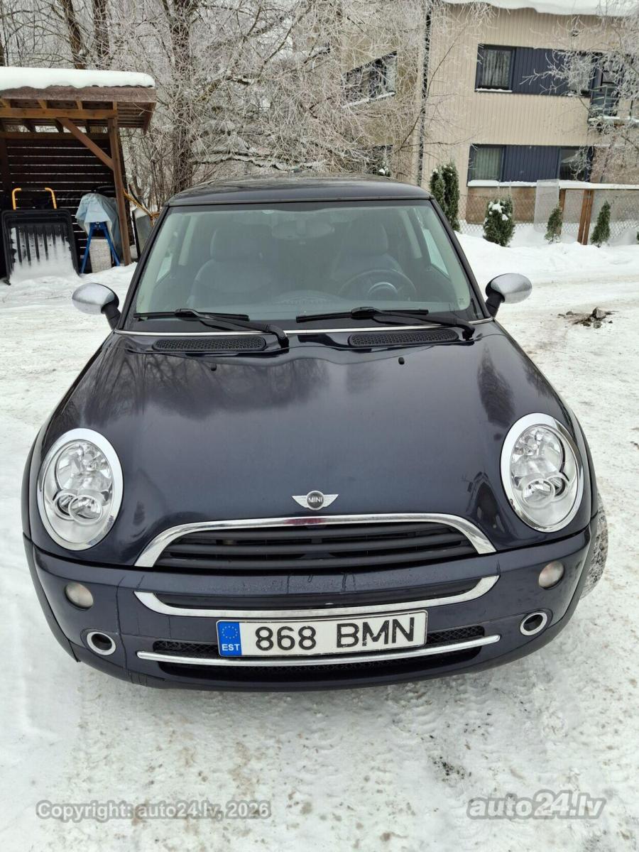 Black MINI Cooper 2005 in Tallinn, with an engine capacity of 1.60 L and mileage of 216 thousand km for 2800 €, photo 5 on AUTOMOTO.COM.LV