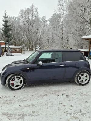 Black MINI Cooper 2005 in Tallinn, with an engine capacity of 1.60 L and mileage of 216 thousand km for 2800 €, photo 7 on AUTOMOTO.COM.LV