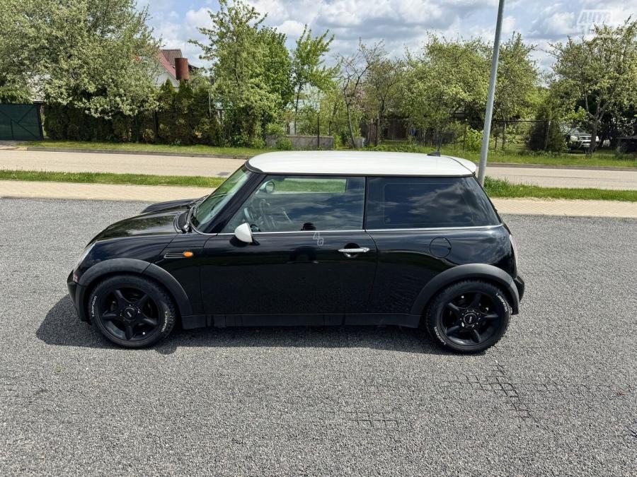 Melns MINI Cooper 2005 Viļņa, ar dzinēja tilpumu 1.60 L un nobraukumu 248 tūkst. km par 2000 €, foto 8 vietnē AUTOMOTO.COM.LV