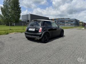 Melns MINI Cooper 2005 Viļņa, ar dzinēja tilpumu 1.60 L un nobraukumu 248 tūkst. km par 2000 €, foto 14 vietnē AUTOMOTO.COM.LV