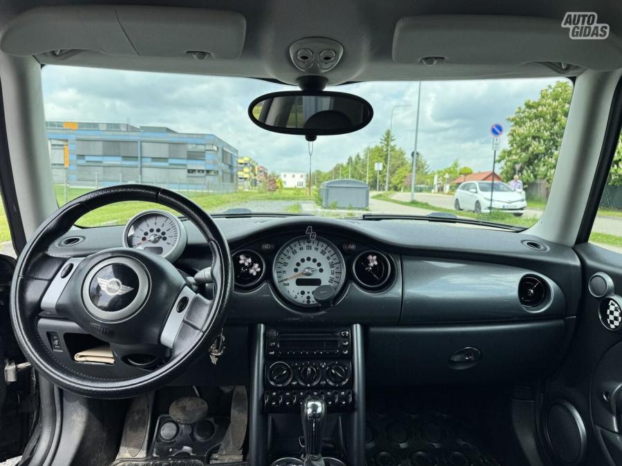 Melns MINI Cooper 2005 Viļņa, ar dzinēja tilpumu 1.60 L un nobraukumu 248 tūkst. km par 2000 €, foto 19 vietnē AUTOMOTO.COM.LV