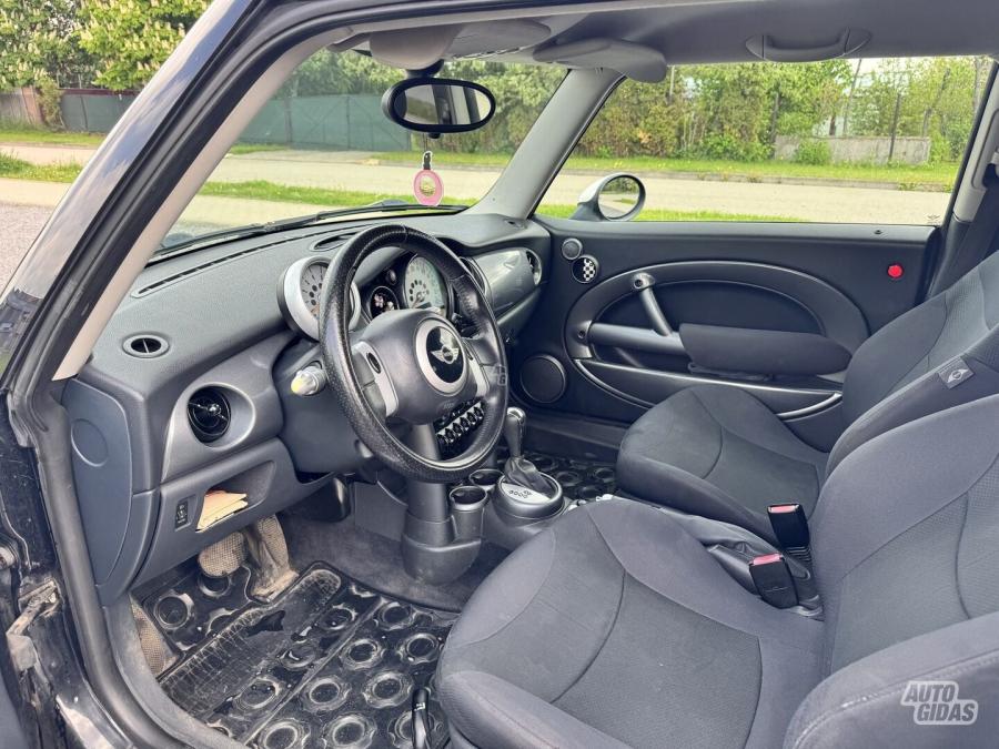 Melns MINI Cooper 2005 Viļņa, ar dzinēja tilpumu 1.60 L un nobraukumu 248 tūkst. km par 2000 €, foto 24 vietnē AUTOMOTO.COM.LV