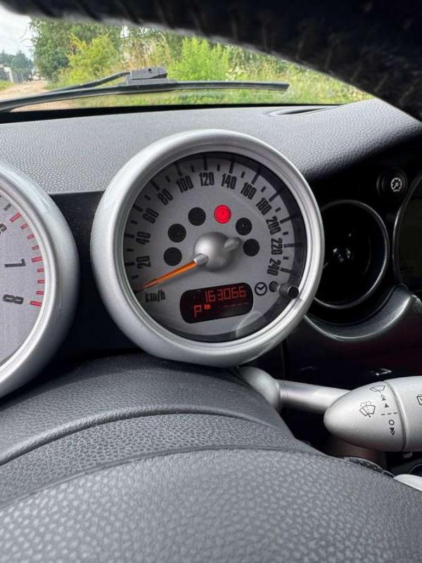 Melns MINI Cooper 2005 Viļņa, ar dzinēja tilpumu 1.60 L un nobraukumu 163 tūkst. km par 950 €, foto 4 vietnē AUTOMOTO.COM.LV