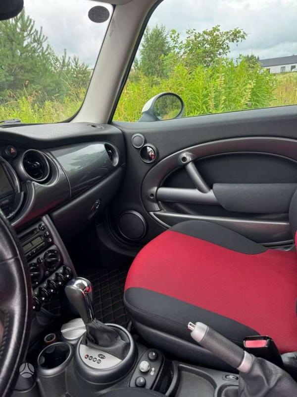 Melns MINI Cooper 2005 Viļņa, ar dzinēja tilpumu 1.60 L un nobraukumu 163 tūkst. km par 950 €, foto 7 vietnē AUTOMOTO.COM.LV