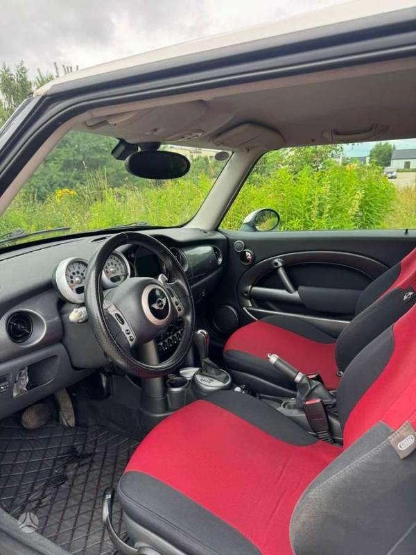 Melns MINI Cooper 2005 Viļņa, ar dzinēja tilpumu 1.60 L un nobraukumu 163 tūkst. km par 950 €, foto 8 vietnē AUTOMOTO.COM.LV