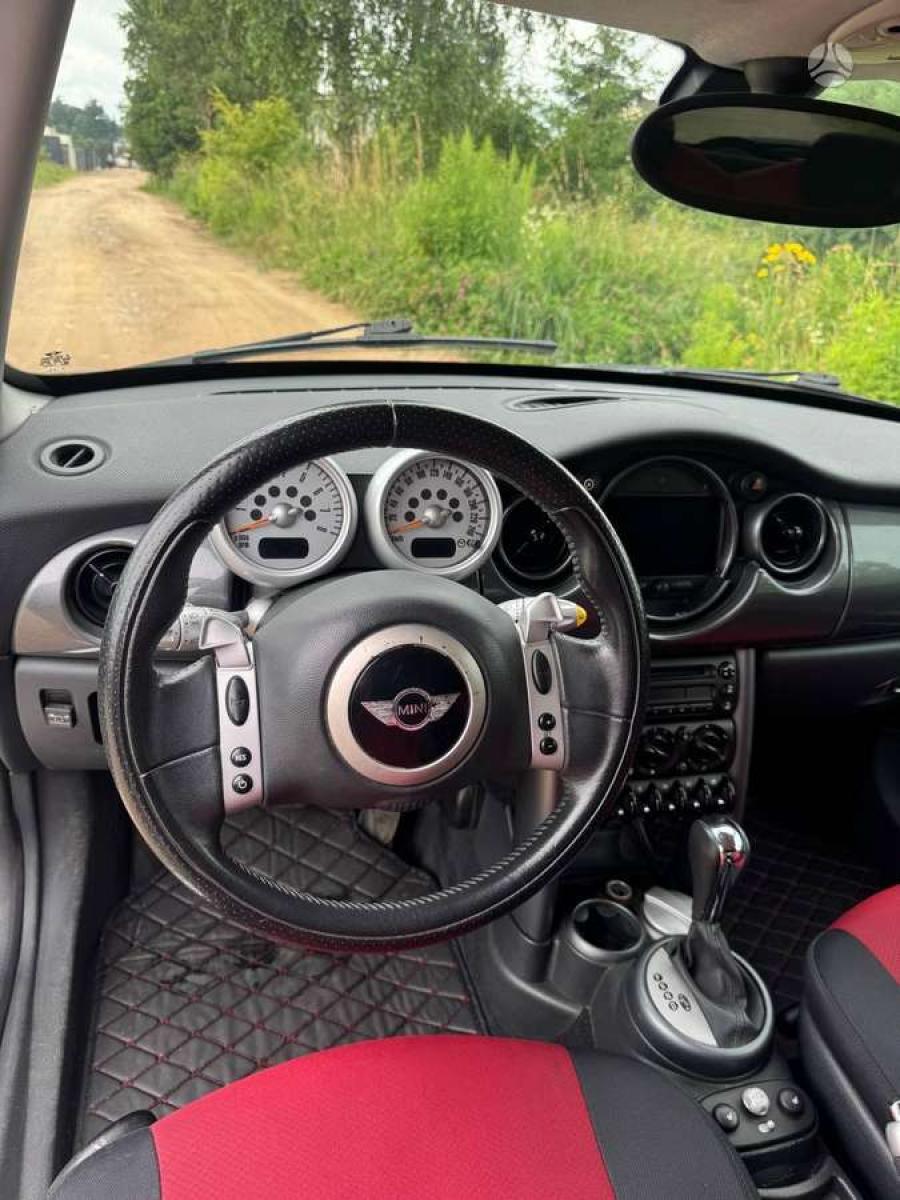 Melns MINI Cooper 2005 Viļņa, ar dzinēja tilpumu 1.60 L un nobraukumu 163 tūkst. km par 950 €, foto 10 vietnē AUTOMOTO.COM.LV