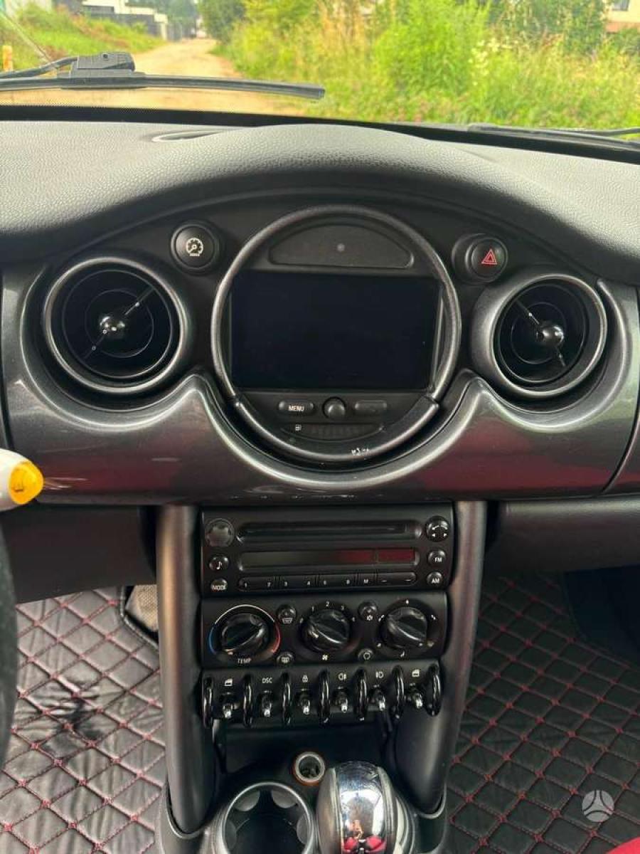 Melns MINI Cooper 2005 Viļņa, ar dzinēja tilpumu 1.60 L un nobraukumu 163 tūkst. km par 950 €, foto 12 vietnē AUTOMOTO.COM.LV
