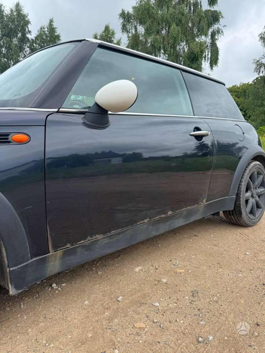 Melns MINI Cooper 2005 Viļņa, ar dzinēja tilpumu 1.60 L un nobraukumu 163 tūkst. km par 950 €, foto 20 vietnē AUTOMOTO.COM.LV