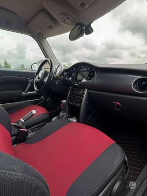 Melns MINI Cooper 2005 Viļņa, ar dzinēja tilpumu 1.60 L un nobraukumu 163 tūkst. km par 950 €, foto 27 vietnē AUTOMOTO.COM.LV