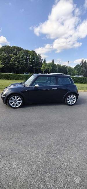 Black MINI Cooper 2005 in Kaunas, with an engine capacity of 1.60 L and mileage of 190 thousand km for 1070 €, photo  on AUTOMOTO.COM.LV