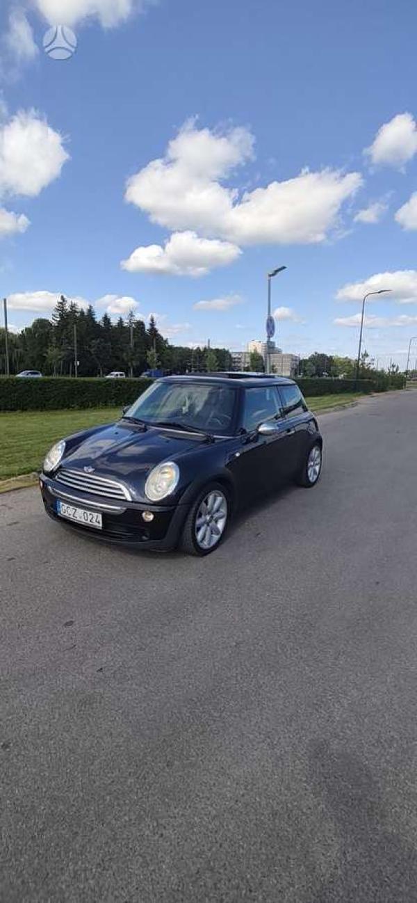 Black MINI Cooper 2005 in Kaunas, with an engine capacity of 1.60 L and mileage of 190 thousand km for 1070 €, photo 2 on AUTOMOTO.COM.LV