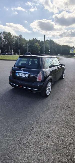Black MINI Cooper 2005 in Kaunas, with an engine capacity of 1.60 L and mileage of 190 thousand km for 1070 €, photo 7 on AUTOMOTO.COM.LV