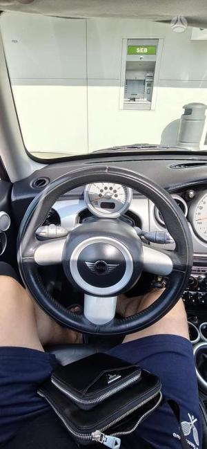 Black MINI Cooper 2005 in Kaunas, with an engine capacity of 1.60 L and mileage of 190 thousand km for 1070 €, photo 14 on AUTOMOTO.COM.LV