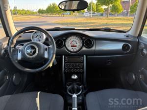 Melns MINI Cooper 2006 Liepāja, ar dzinēja tilpumu 1.60 L un nobraukumu 179 tūkst. km par 2500 €, foto 14 vietnē AUTOMOTO.COM.LV