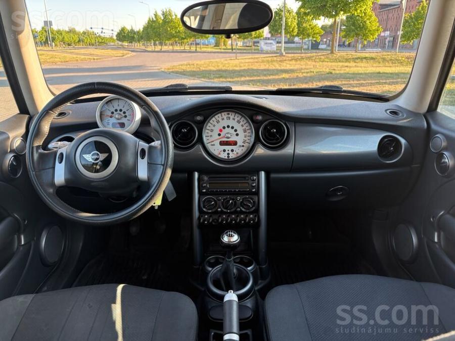 Melns MINI Cooper 2006 Liepāja, ar dzinēja tilpumu 1.60 L un nobraukumu 179 tūkst. km par 2500 €, foto 14 vietnē AUTOMOTO.COM.LV
