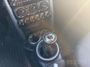 Melns MINI Cooper 2006 Liepāja, ar dzinēja tilpumu 1.60 L un nobraukumu 179 tūkst. km par 2500 €, foto 15 vietnē AUTOMOTO.COM.LV