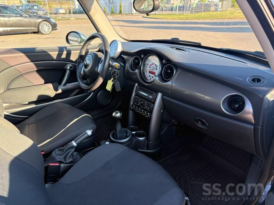 Melns MINI Cooper 2006 Liepāja, ar dzinēja tilpumu 1.60 L un nobraukumu 179 tūkst. km par 2500 €, foto 16 vietnē AUTOMOTO.COM.LV
