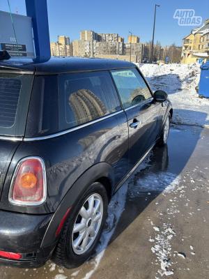 Melns MINI Cooper 2007 Alīta, ar dzinēja tilpumu 1.60 L un nobraukumu 183 tūkst. km par 1350 €, foto 4 vietnē AUTOMOTO.COM.LV