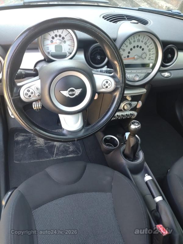 Black MINI Cooper 2007 in Rakvere, with an engine capacity of 1.60 L and mileage of 235 thousand km for 1999 €, photo 5 on AUTOMOTO.COM.LV