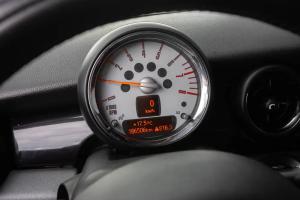 Black MINI Cooper 2007 in Jelgava, with an engine capacity of 1.60 L and mileage of 186 thousand km for 2700 €, photo 13 on AUTOMOTO.COM.LV