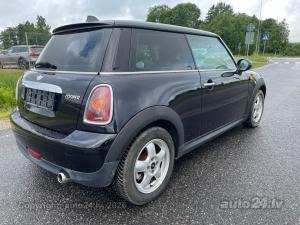 Black MINI Cooper 2007 in Tartu, with an engine capacity of 1.60 L and mileage of 176 thousand km for 2990 €, photo 6 on AUTOMOTO.COM.LV