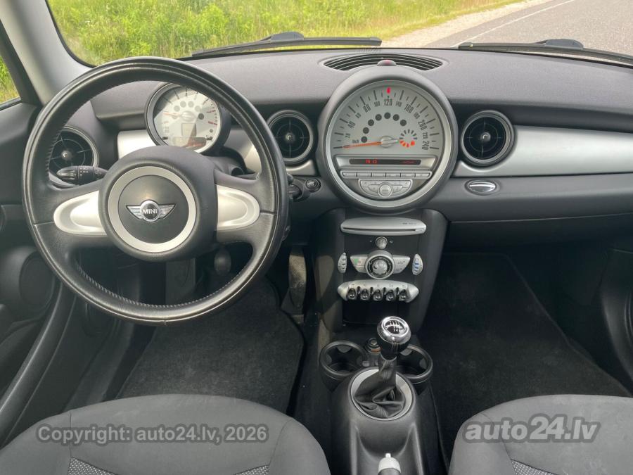 Black MINI Cooper 2007 in Tartu, with an engine capacity of 1.60 L and mileage of 176 thousand km for 2990 €, photo 10 on AUTOMOTO.COM.LV