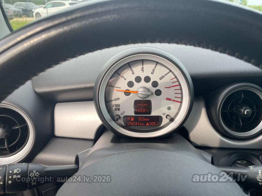 Black MINI Cooper 2007 in Tartu, with an engine capacity of 1.60 L and mileage of 176 thousand km for 2990 €, photo 12 on AUTOMOTO.COM.LV