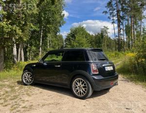 Melns MINI Cooper 2007 Jelgava, ar dzinēja tilpumu 1.60 L un nobraukumu 265 tūkst. km par 4300 €, foto 7 vietnē AUTOMOTO.COM.LV