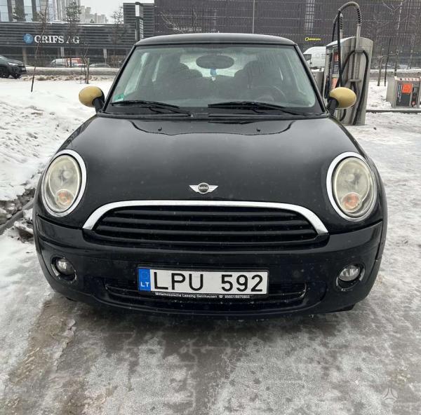 Melns MINI Cooper 2008 Viļņa, ar dzinēja tilpumu 1.60 L un nobraukumu 259 tūkst. km par 2300 €, foto 1 vietnē AUTOMOTO.COM.LV