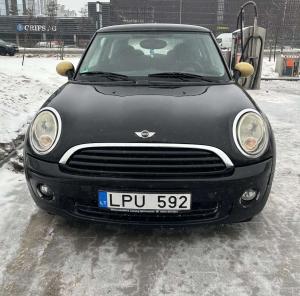 Melns MINI Cooper 2008 Viļņa, ar dzinēja tilpumu 1.60 L un nobraukumu 259 tūkst. km par 2300 €, foto  vietnē AUTOMOTO.COM.LV