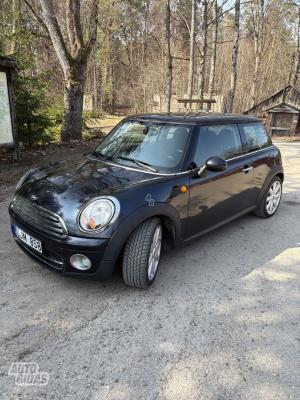 Black MINI Cooper 2008 in Prienai, with an engine capacity of 1.60 L and mileage of 260 thousand km for 2450 €, photo 4 on AUTOMOTO.COM.LV