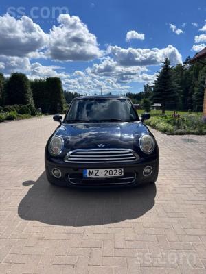 Black MINI Cooper 2008 in Cesis, with an engine capacity of 1.60 L and mileage of 281 thousand km for 3500 €, photo  on AUTOMOTO.COM.LV