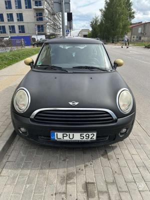 Melns MINI Cooper 2008 Viļņa, ar dzinēja tilpumu 1.60 L un nobraukumu 259 tūkst. km par 1800 €, foto  vietnē AUTOMOTO.COM.LV