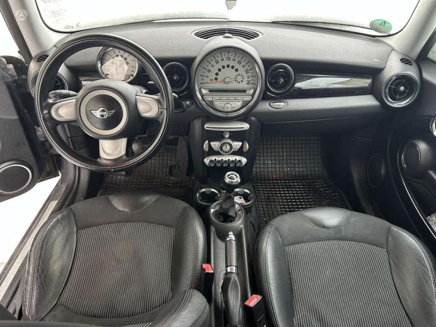 Melns MINI Cooper 2008 Viļņa, ar dzinēja tilpumu 1.60 L un nobraukumu 259 tūkst. km par 1800 €, foto 6 vietnē AUTOMOTO.COM.LV