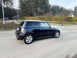Black MINI Cooper 2008 in Vilnius, with an engine capacity of 1.60 L and mileage of 241 thousand km for 2799 €, photo 5 on AUTOMOTO.COM.LV