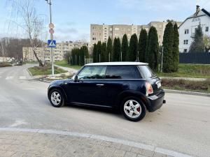 Black MINI Cooper 2008 in Vilnius, with an engine capacity of 1.60 L and mileage of 241 thousand km for 2799 €, photo 7 on AUTOMOTO.COM.LV
