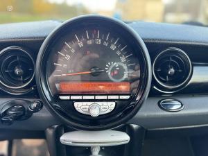 Black MINI Cooper 2008 in Vilnius, with an engine capacity of 1.60 L and mileage of 241 thousand km for 2799 €, photo 8 on AUTOMOTO.COM.LV