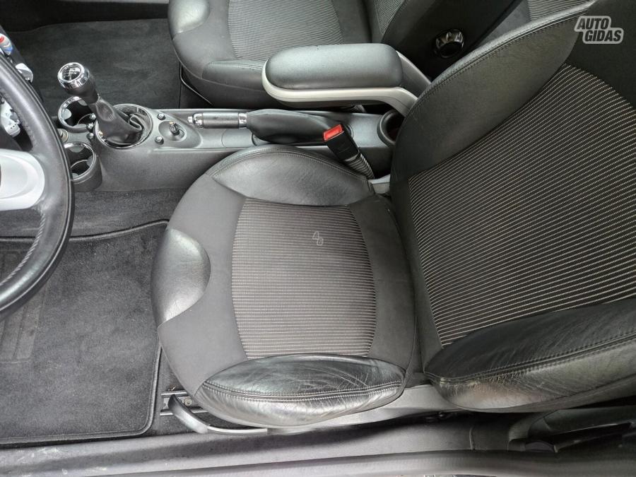 Black MINI Cooper 2008 in Marijampole, with an engine capacity of 1.50 L and mileage of 192 thousand km for 3150 €, photo 11 on AUTOMOTO.COM.LV