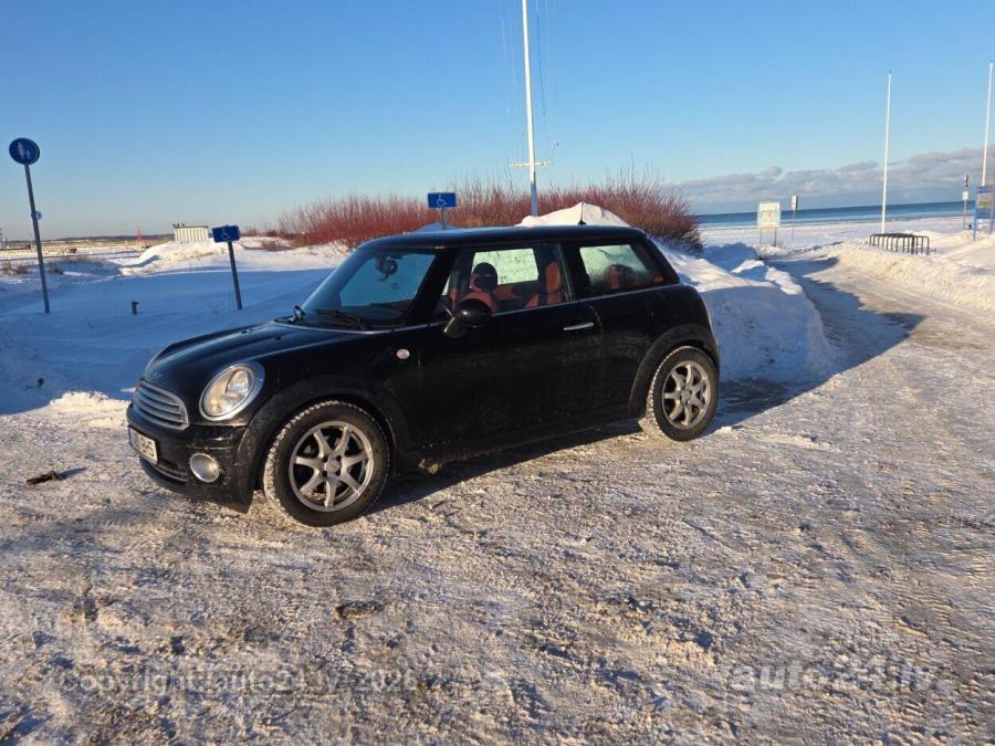 Black MINI Cooper 2009 in Tallinn, with an engine capacity of 1.60 L and mileage of 99 thousand km for 3499 €, photo 1 on AUTOMOTO.COM.LV