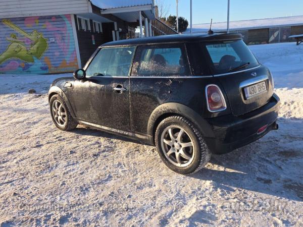 Black MINI Cooper 2009 in Tallinn, with an engine capacity of 1.60 L and mileage of 99 thousand km for 3499 €, photo 3 on AUTOMOTO.COM.LV