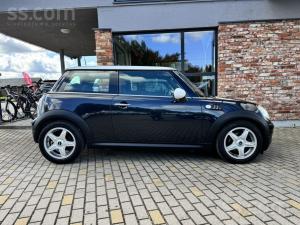 Black MINI Cooper 2009 in Talsi, with an engine capacity of 1.60 L and mileage of 157 thousand km for 3500 €, photo 7 on AUTOMOTO.COM.LV