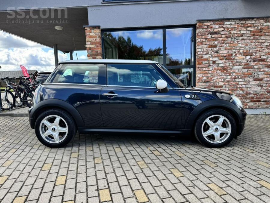 Black MINI Cooper 2009 in Talsi, with an engine capacity of 1.60 L and mileage of 157 thousand km for 3500 €, photo 7 on AUTOMOTO.COM.LV